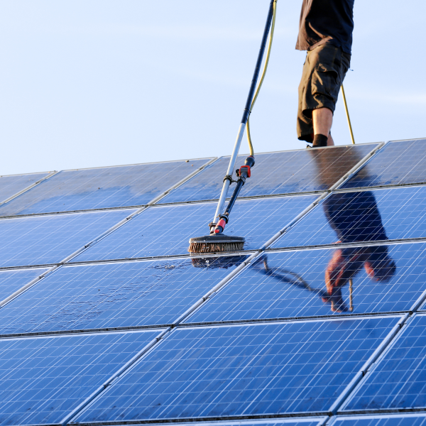 Hoe Maak Je Zelf Zonnepanelen Schoon Solar Contact